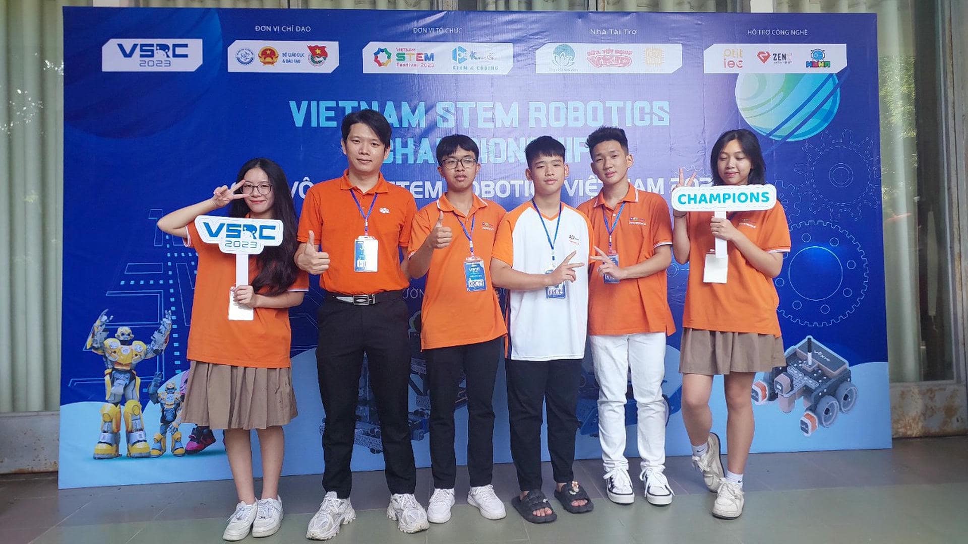 Hành trình chinh phục Ngày hội STEM Việt Nam 2023 của học sinh FPT ...