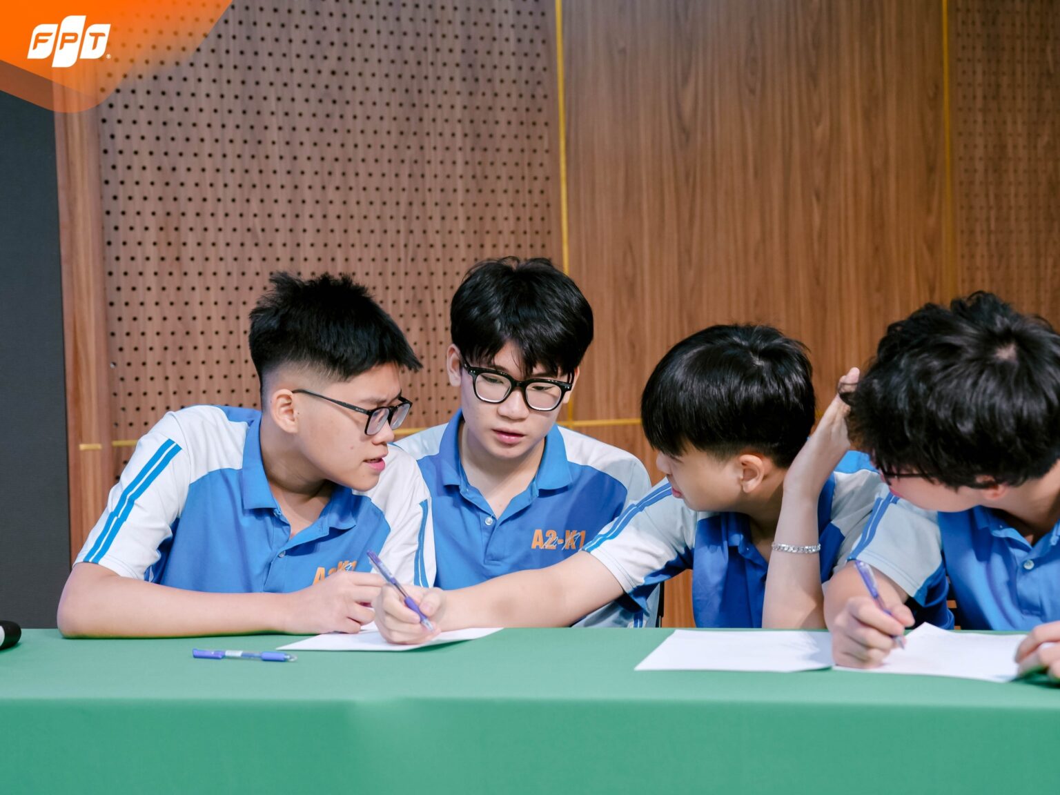 CHÚC MỪNG 10 GƯƠNG MẶT XUẤT SẮC TRỞ THÀNH ĐẠI SỨ FPT SCHOOLS 2025 - FPT ...